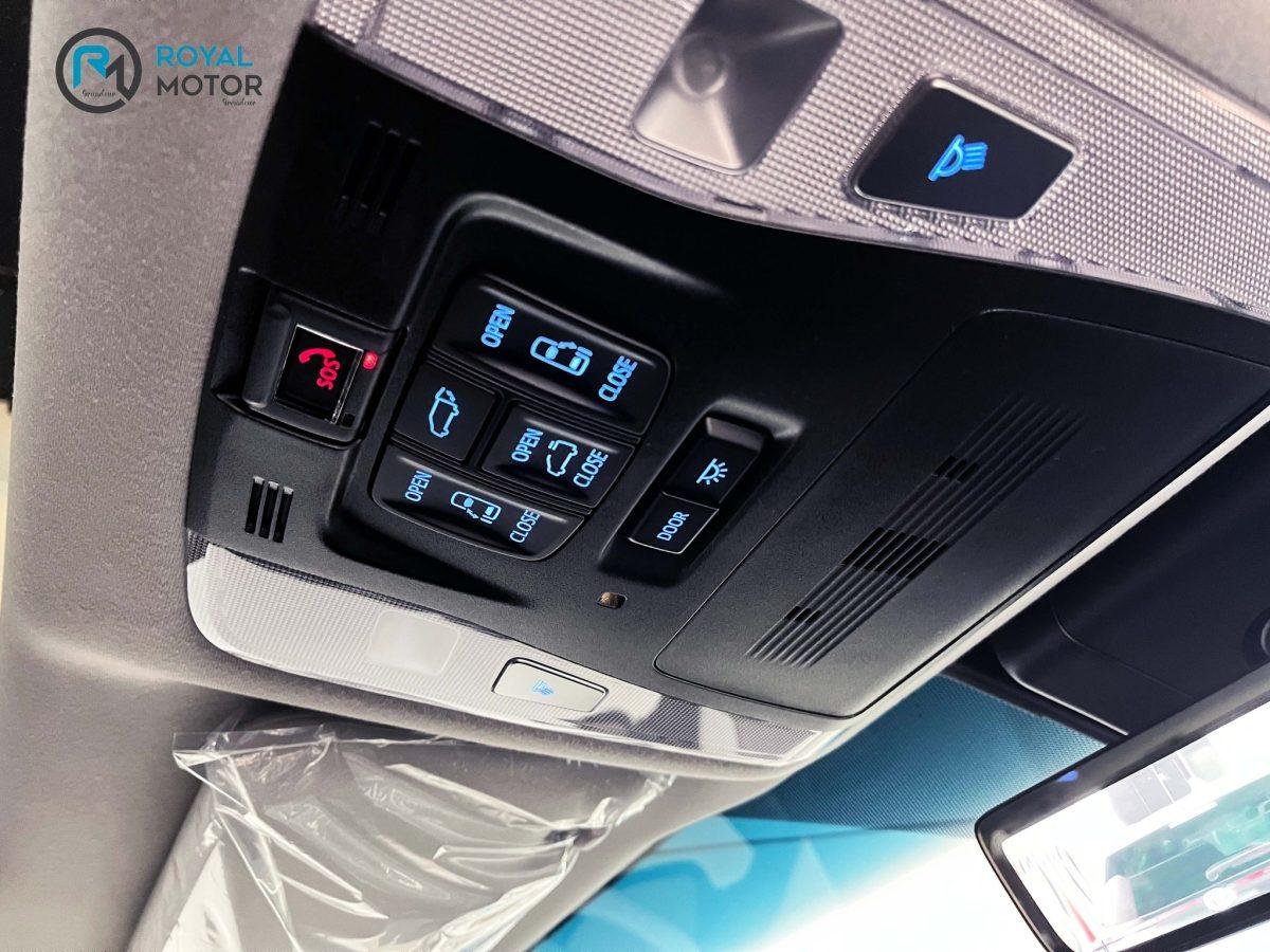 Toyota Alphard 2.5 SC Package | Royal Motor Grandeur