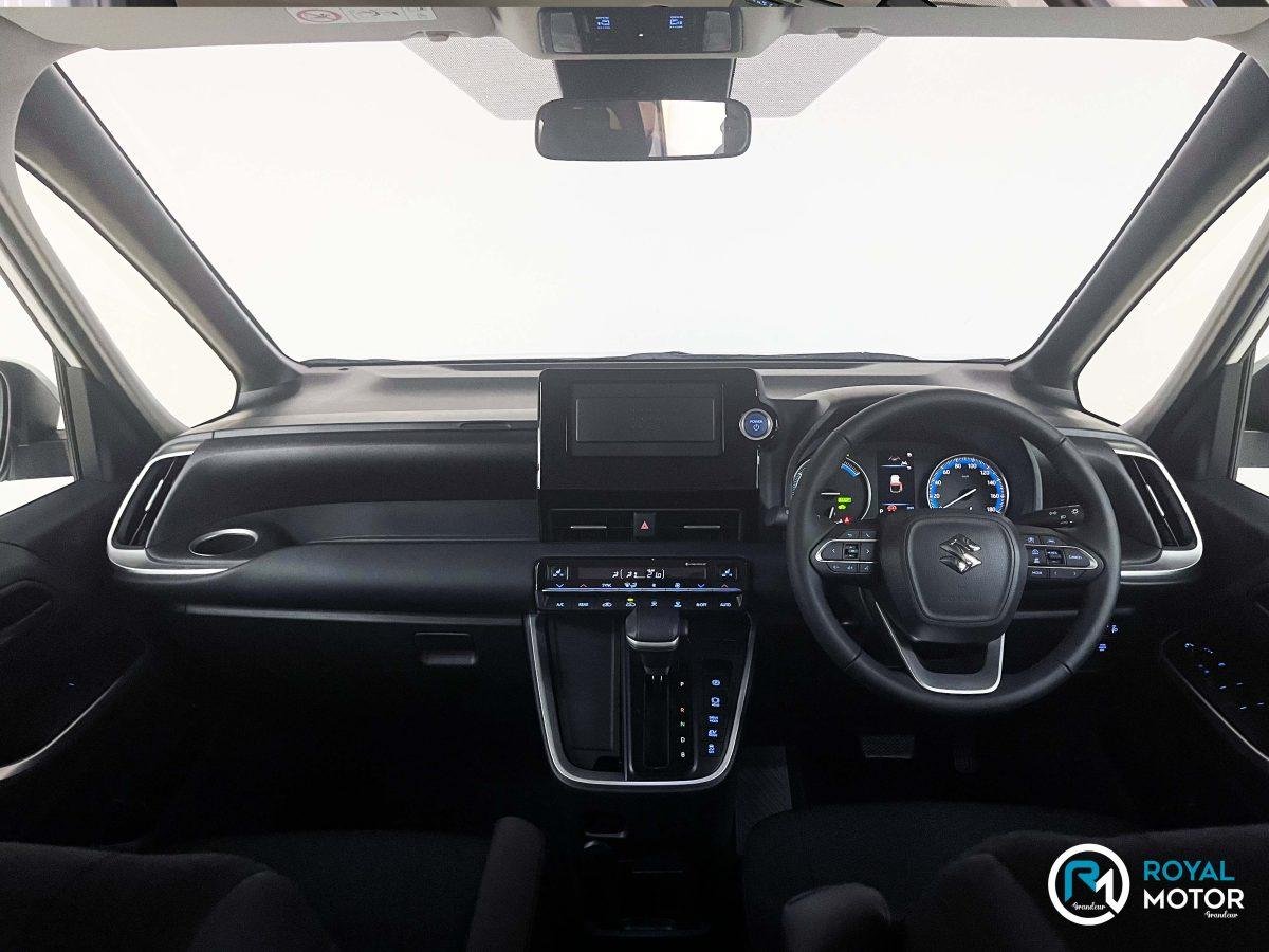 Suzuki Landy Hybrid 7-Seater MPV Singapore | Royal Motor Grandeur