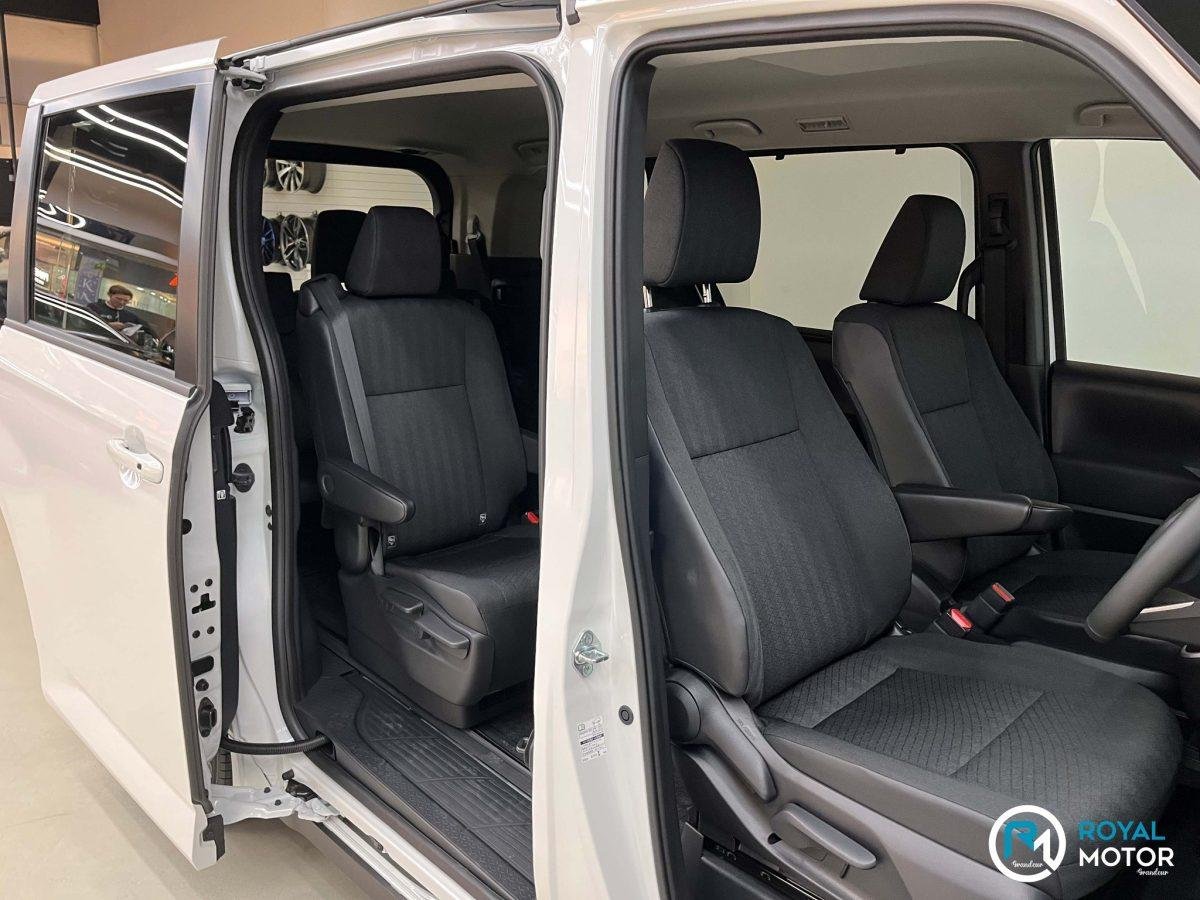 The Best Selling MPV In Singapore | Royal Motor Grandeur