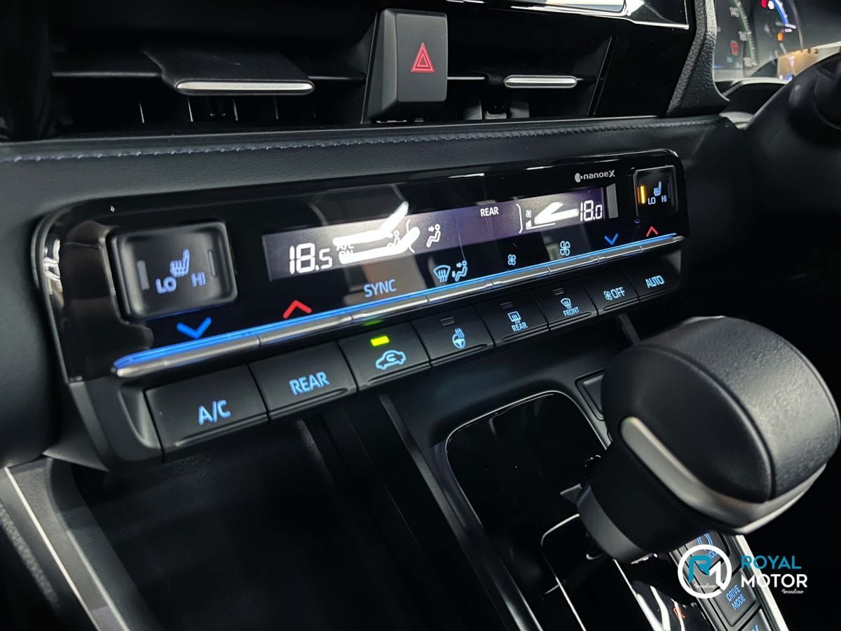 NEW Toyota Voxy 1.8S Z Hybrid | Royal Motor Grandeur