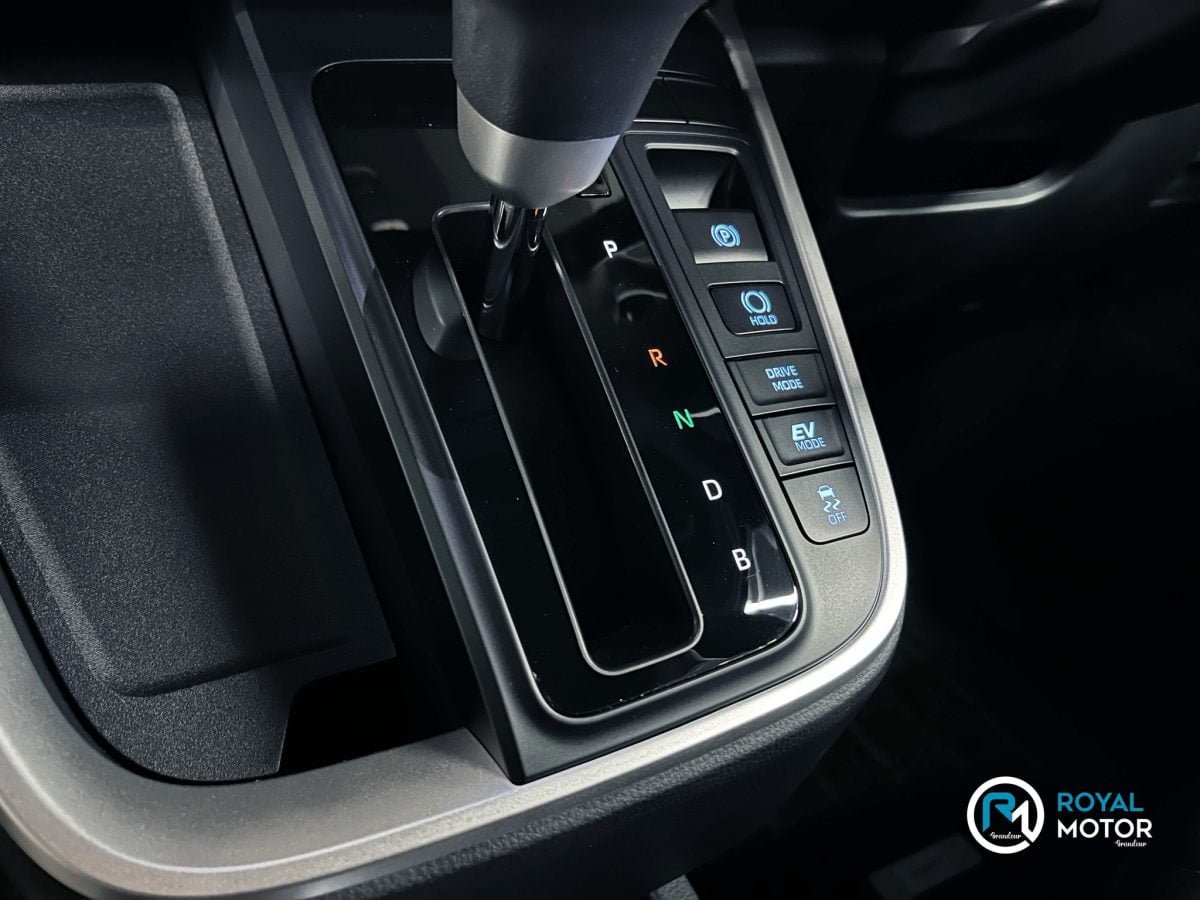 NEW Toyota Voxy 1.8S Z Hybrid | Royal Motor Grandeur