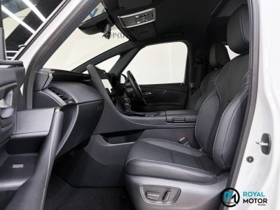 Toyota Alphard 2.5Z Review | Royal Motor Grandeur