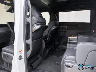 Toyota Alphard 2.5Z Review | Royal Motor Grandeur